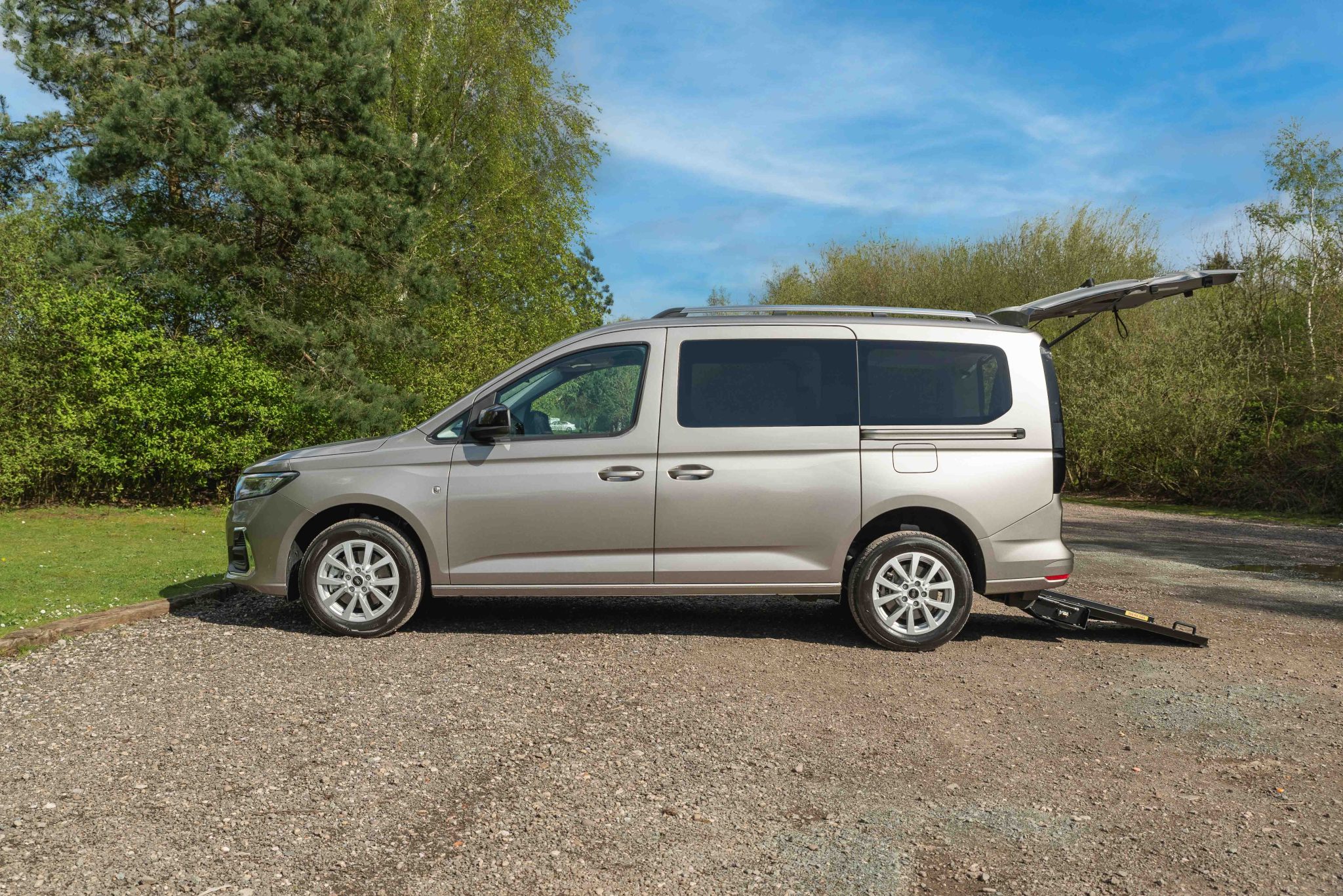 Welcome to the new Ford Connect - Rear Wheelchair Passenger | Enable ...